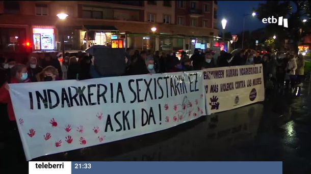 Vídeo Concentración En Hondarribia Para Condenar La Agresión Sexual A