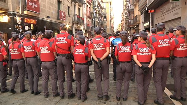 Vídeo: La Ertzaintza conoce "in situ" el dispositivo de la Policía Foral
